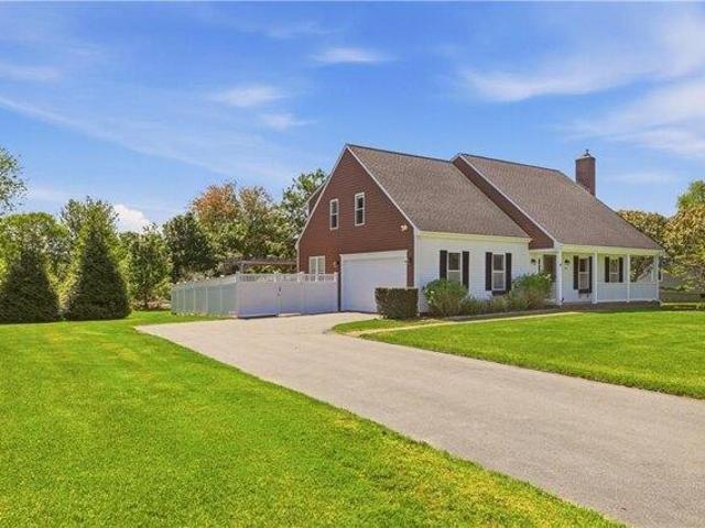 house with 3 bedroom, Middletown RI ES105106681