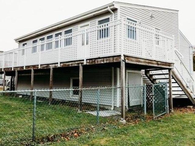 house with 3 bedroom, Middletown RI ES105193228
