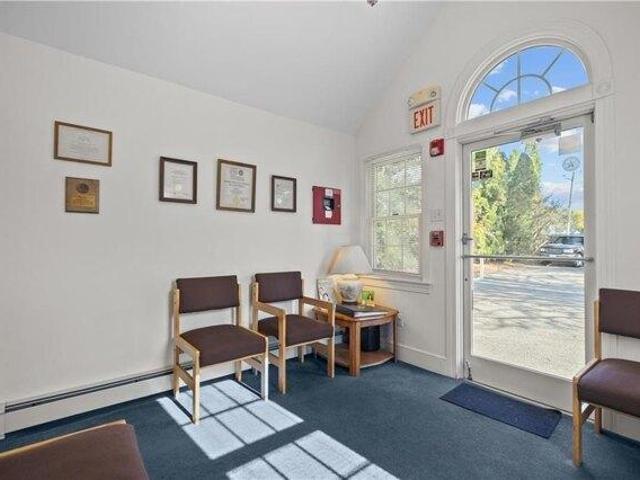 house with 3 bedroom, Middletown RI ES105205992