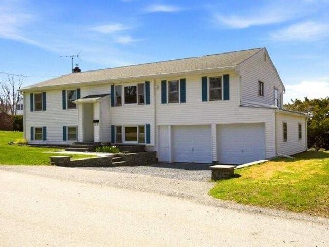 house with 3 bedroom, Middletown RI ES103249730