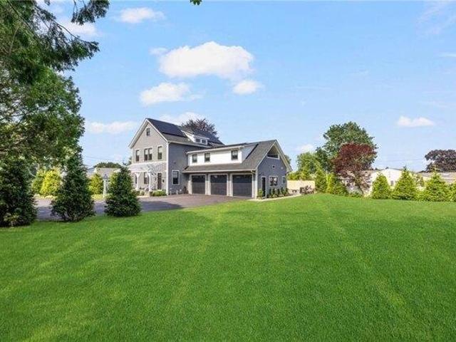 house with 3 bedroom, Middletown RI ES103931022