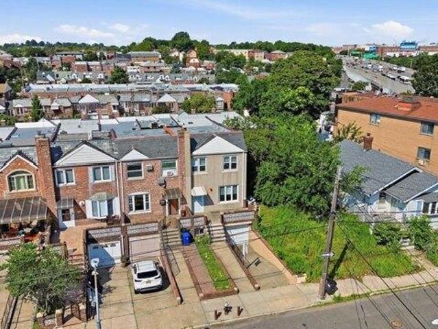 house with 3 bedroom, Middle Village NY ES104904193