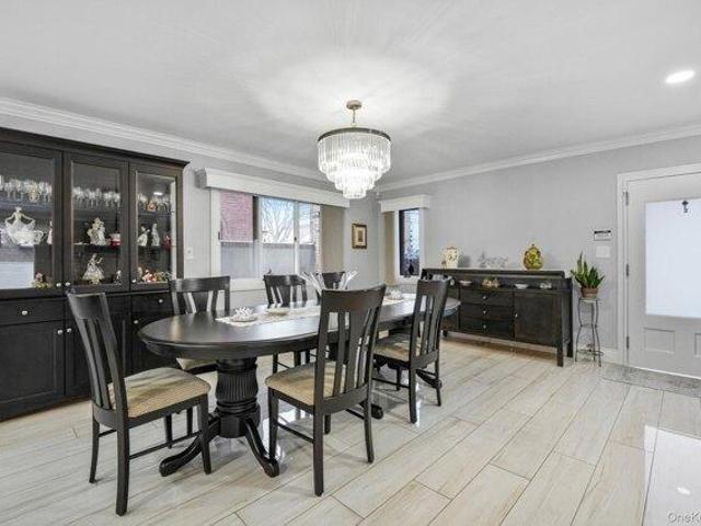 house with 3 bedroom, Middle Village NY ES104904770