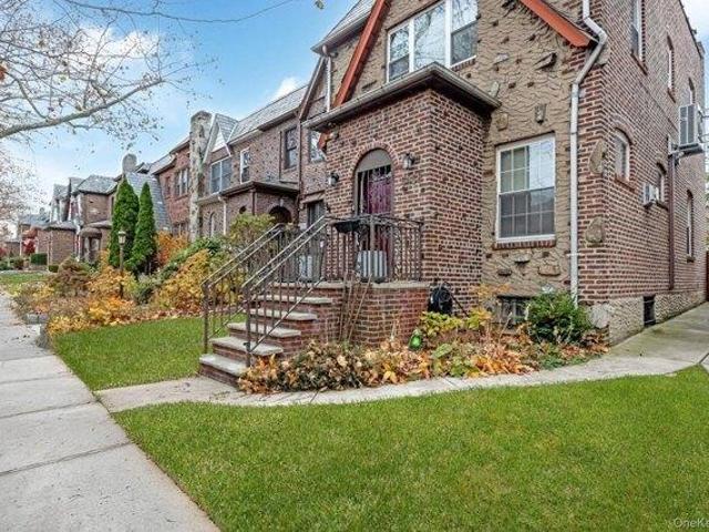 house with 3 bedroom, Middle Village NY ES104904892