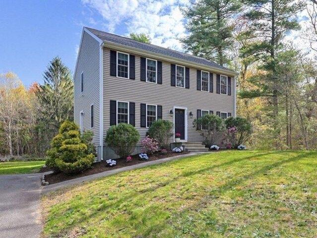 house with 3 bedroom, Middleboro MA DS104044647