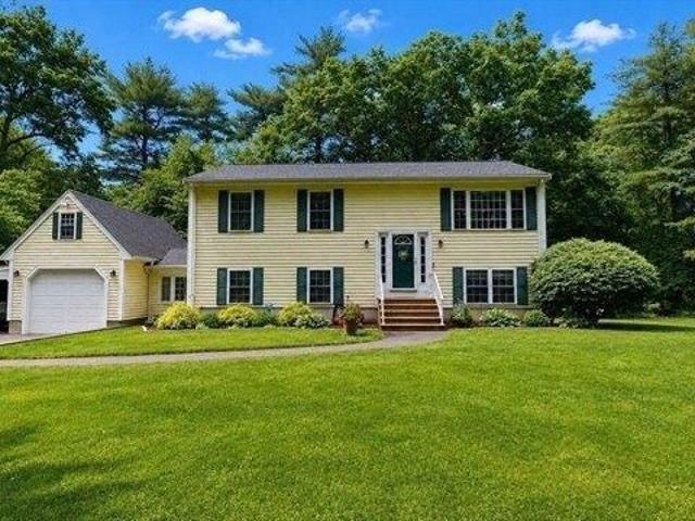 house with 3 bedroom, Middleboro MA DS104116734