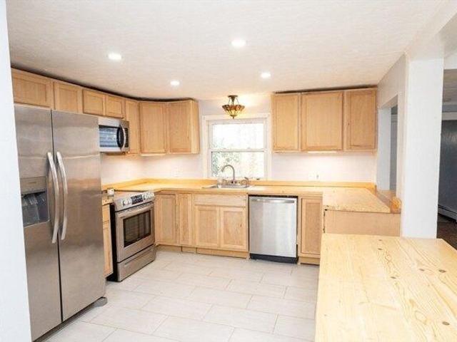 house with 3 bedroom, Middleboro MA DS102594130
