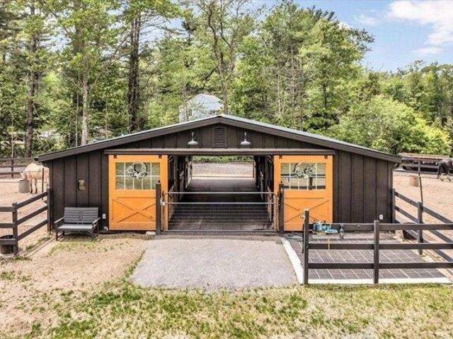 house with 3 bedroom, Middleboro MA DS103851623