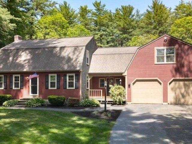 house with 3 bedroom, Middleboro MA ES104044512