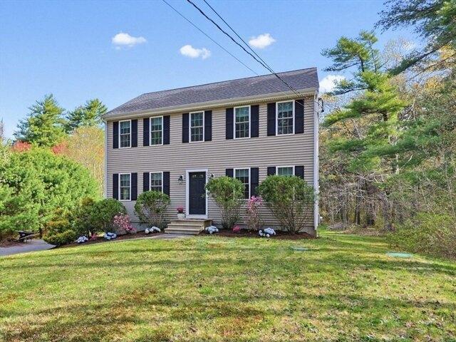 house with 3 bedroom, Middleboro MA ES104044647