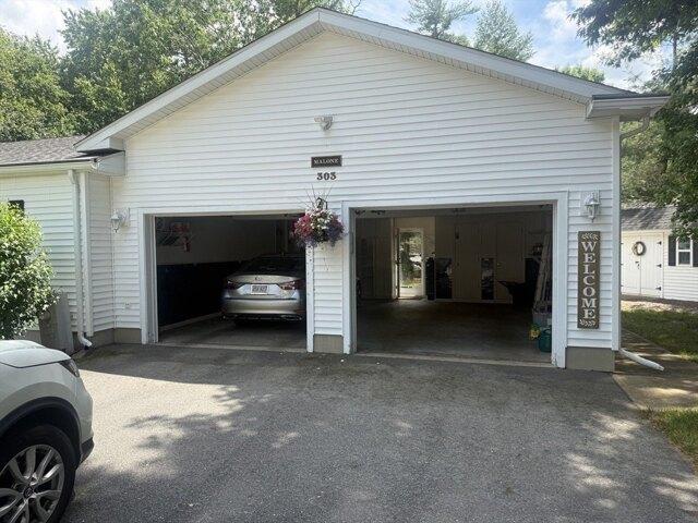 house with 3 bedroom, Middleboro MA ES104043802