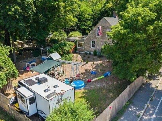 house with 3 bedroom, Middleboro MA ES104297805