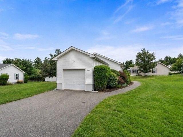 house with 3 bedroom, Middleboro MA ES104831101