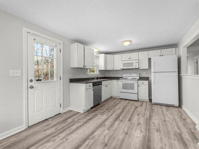 house with 3 bedroom, Middleboro MA ES105106204