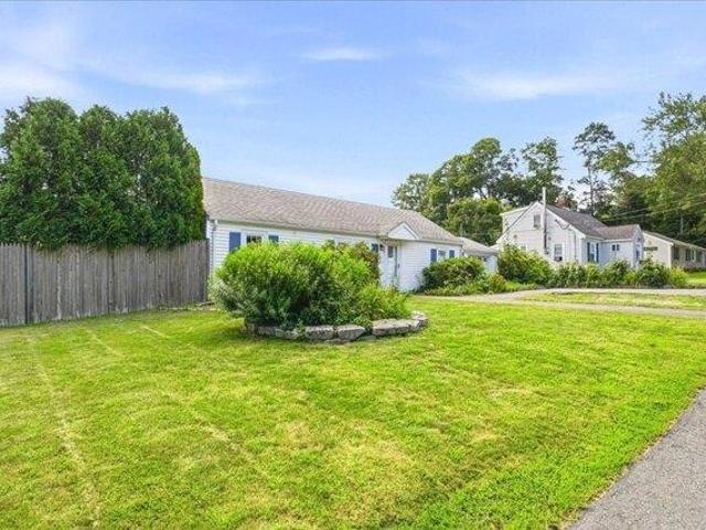 house with 3 bedroom, Middleboro MA ES105108873