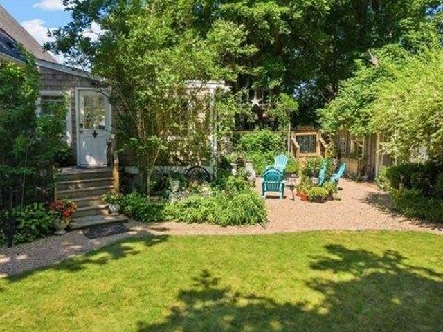 house with 3 bedroom, Middleboro MA ES105114850