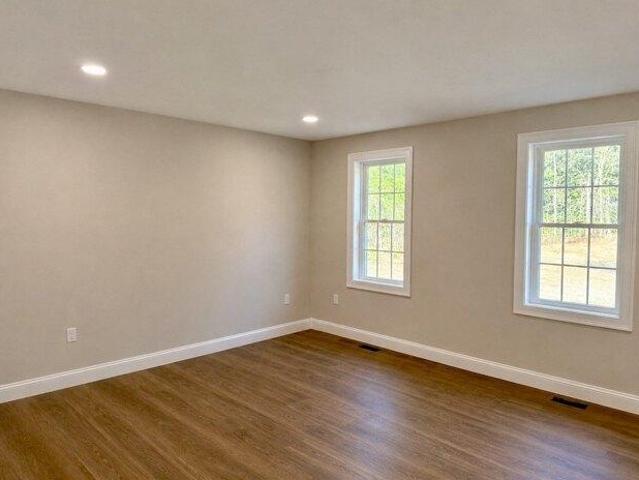 house with 3 bedroom, Middleboro MA ES105127355