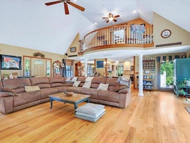 house with 3 bedroom, Middleboro MA ES105190790