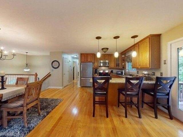 house with 3 bedroom, Middleboro MA ES105192254