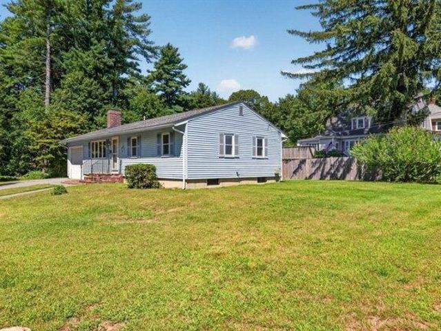 house with 3 bedroom, Middleboro MA ES105206505