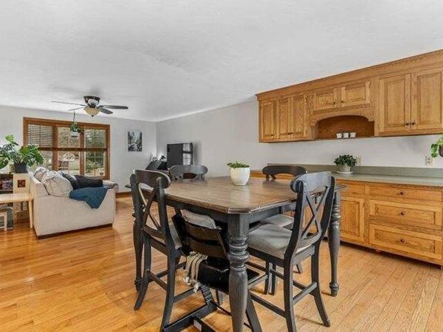 house with 3 bedroom, Middleboro MA ES103074581