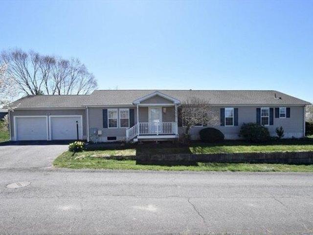 house with 3 bedroom, Middleboro MA ES103444042
