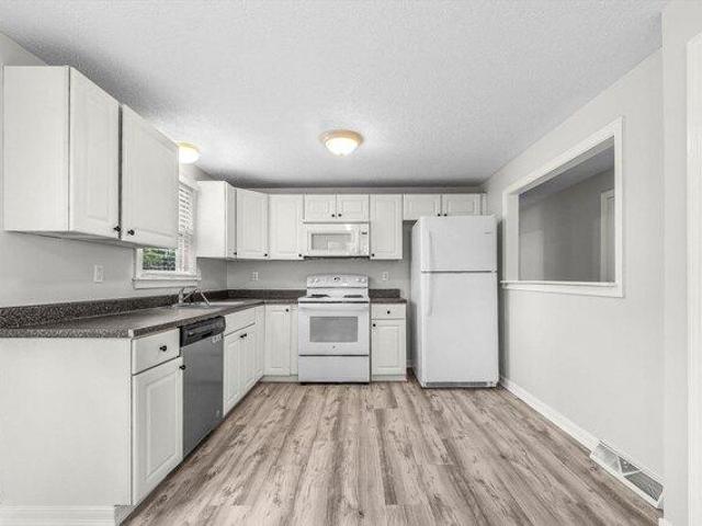 house with 3 bedroom, Middleboro MA ES103442302
