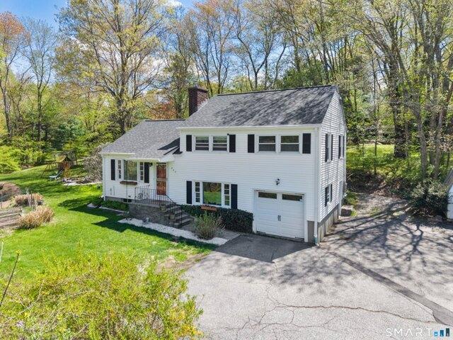 house with 3 bedroom, Middlebury CT DLS102564522