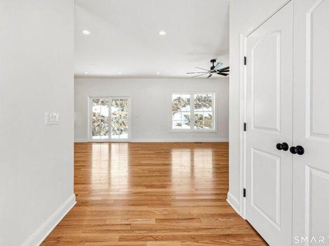 house with 3 bedroom, Middlebury CT DS104262714