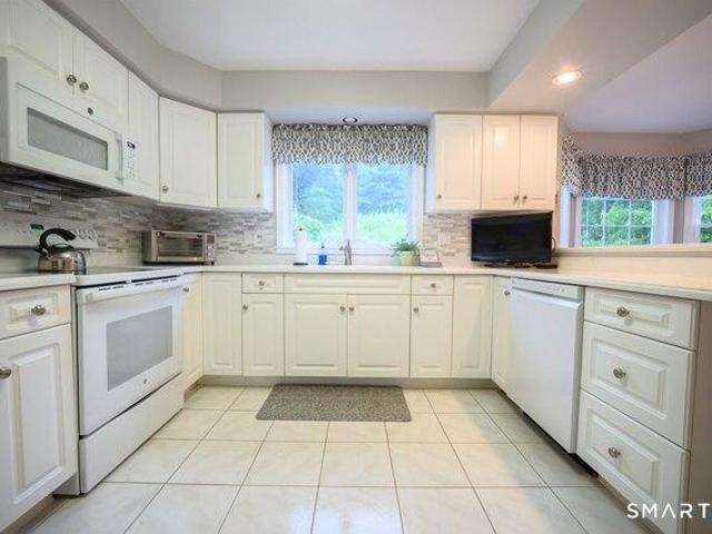 house with 3 bedroom, Middlebury CT ES104789594
