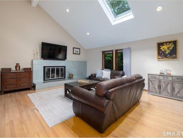 house with 3 bedroom, Middlebury CT ES104811701
