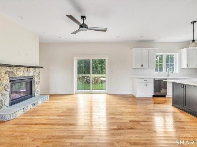 house with 3 bedroom, Middlebury CT ES104835790