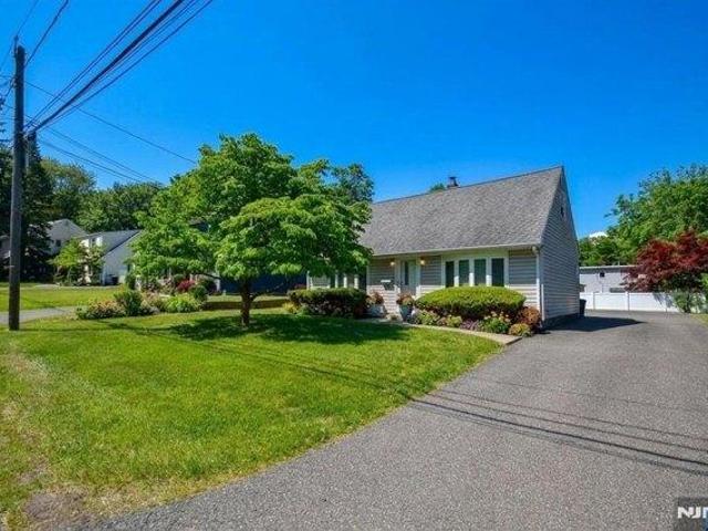 house with 3 bedroom, Midland Park NJ DLS102776311
