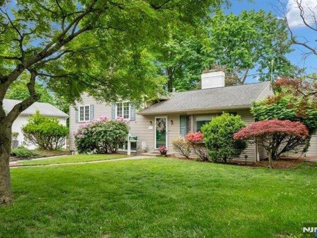 house with 3 bedroom, Midland Park NJ DS102763067