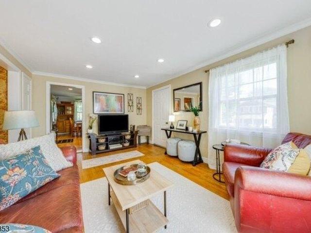 house with 3 bedroom, Midland Park NJ DS104375145