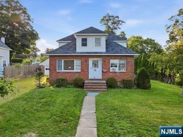 house with 3 bedroom, Midland Park NJ ES104832090
