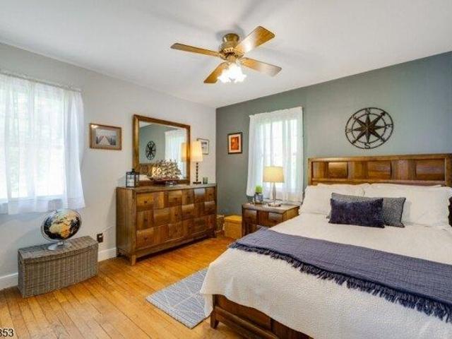 house with 3 bedroom, Midland Park NJ ES104375145