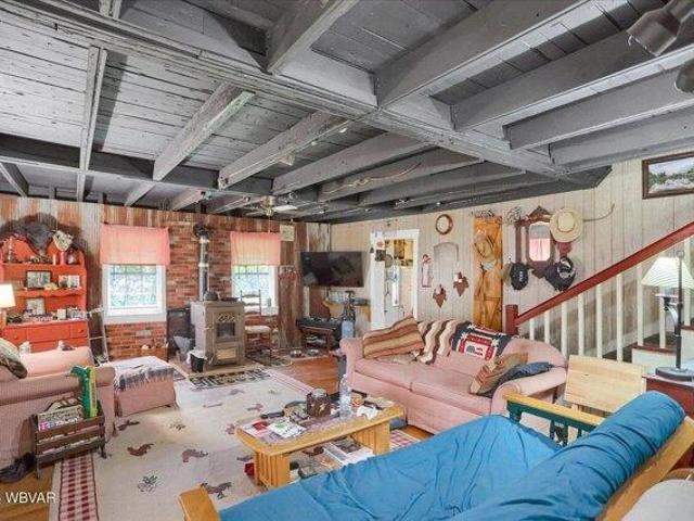 house with 3 bedroom, Mifflinburg PA ES104905396