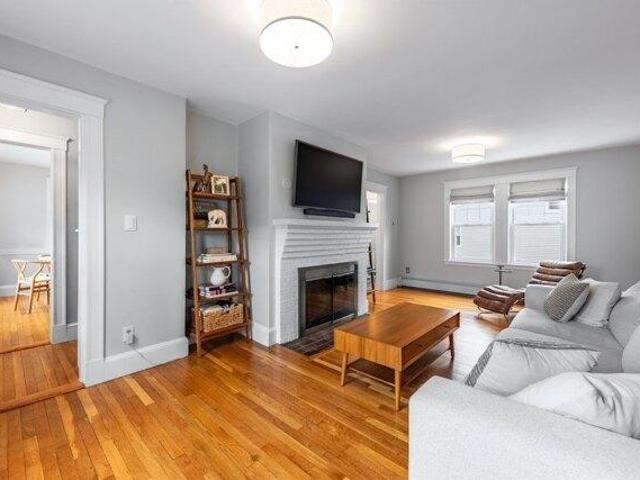 house with 3 bedroom, Milton MA ES102827070