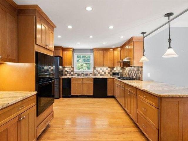house with 3 bedroom, Milton MA ES103435281