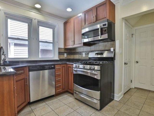 house with 3 bedroom, Milton MA ES103187436