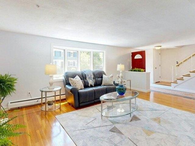 house with 3 bedroom, Milton MA ES104113318