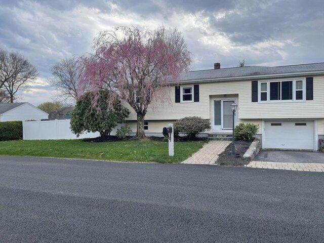house with 3 bedroom, Milford MA DS102530822