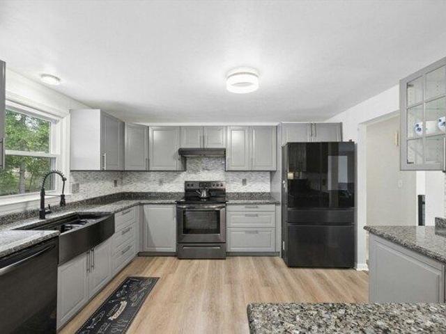 house with 3 bedroom, Milford MA DS102860305