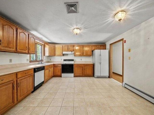 house with 3 bedroom, Milford MA DS103885213