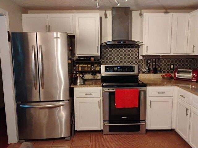 house with 3 bedroom, Milford MA DS103969171