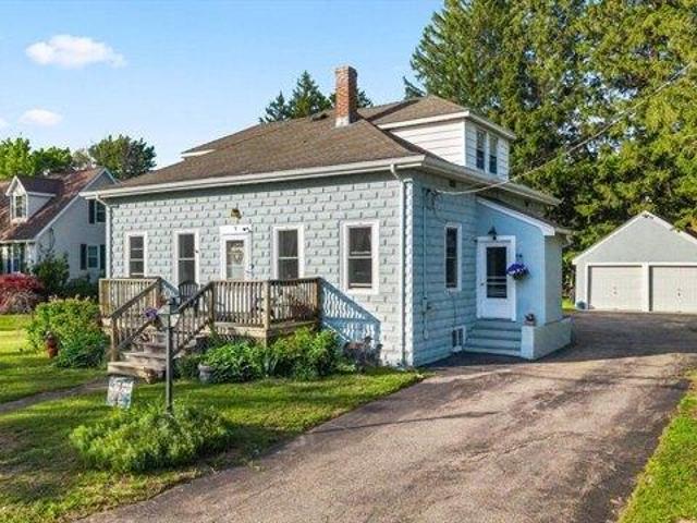 house with 3 bedroom, Milford MA ES104007998
