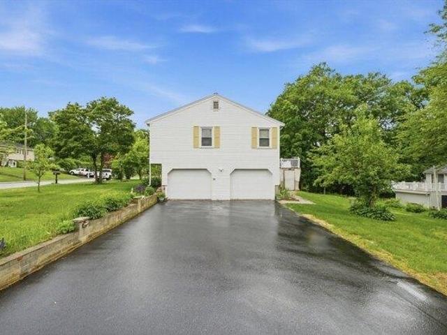 house with 3 bedroom, Milford MA ES105082009