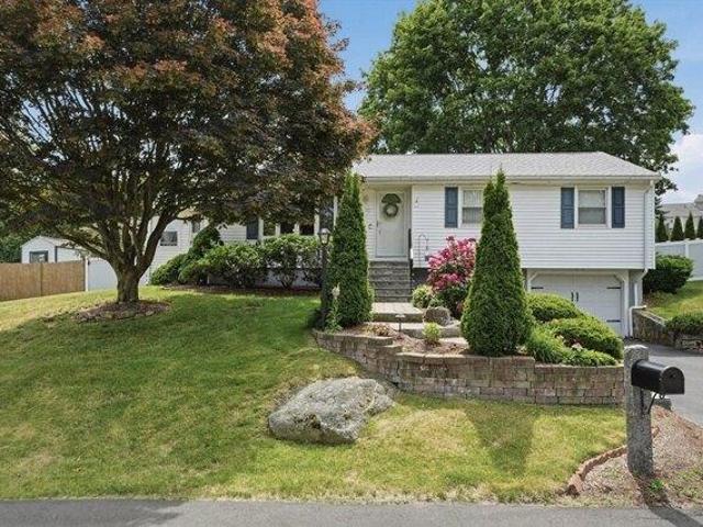 house with 3 bedroom, Milford MA ES105105563