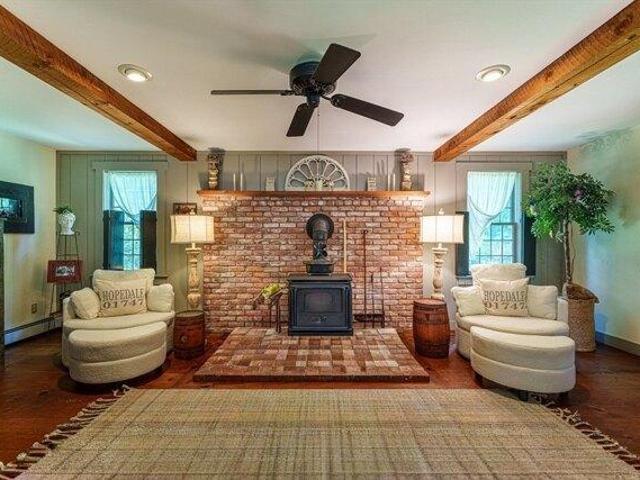 house with 3 bedroom, Milford MA ES105115618